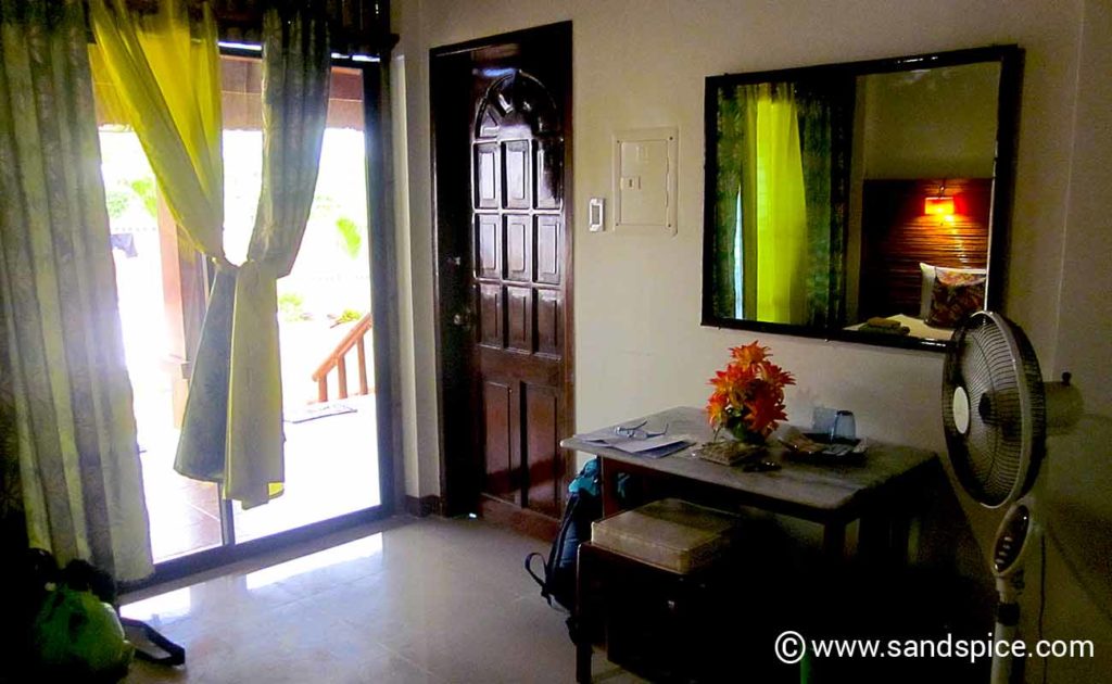 Alona Beach, Philippines 🏖️🌴🍹 Too touristy? or worth a visit?